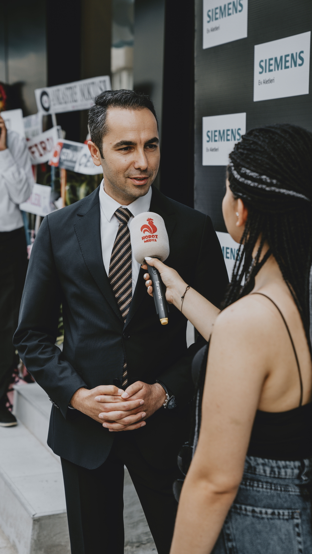 Batı Anadolu bölgesinin en büyük Siemens StudioLine cadde mağazası Meta ...