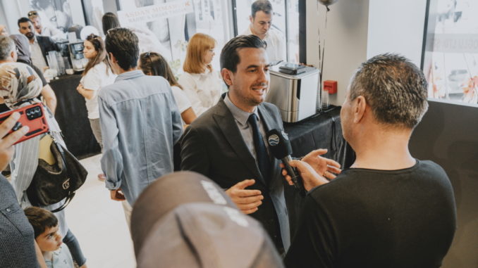 Batı Anadolu bölgesinin en büyük Siemens StudioLine cadde mağazası Meta ...